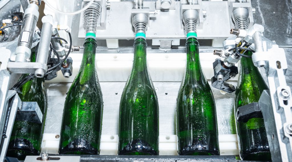 Disgorging. What's that?? - Illinois Sparkling Co.